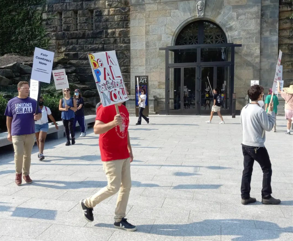 Philadelphia museum workers strike for contract - Workers' Voice/La Voz